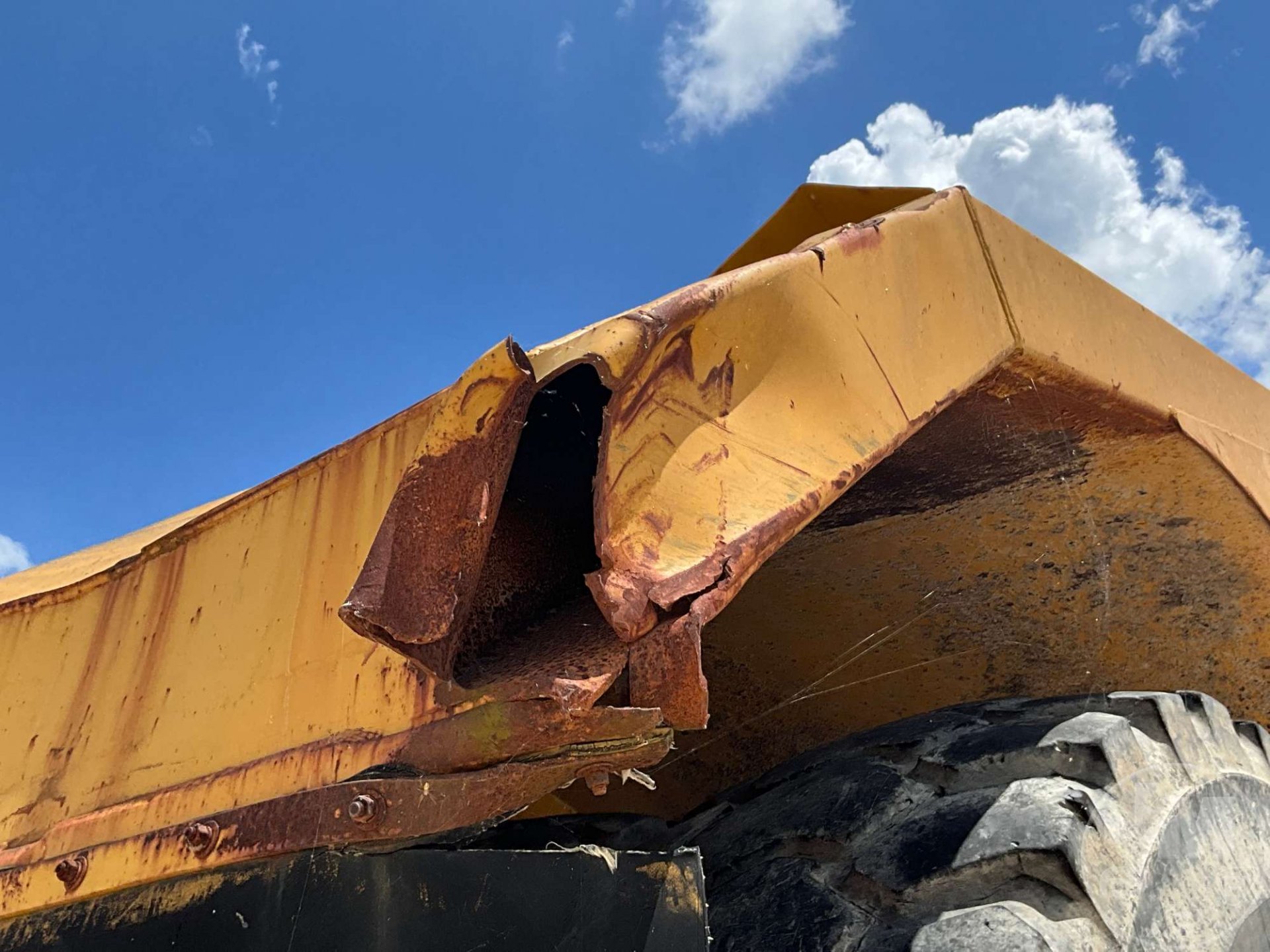 Used MEGA CORP MHT175 175 TON COAL HAULER S/N: 1056496 TO FIT CAT 777F ...